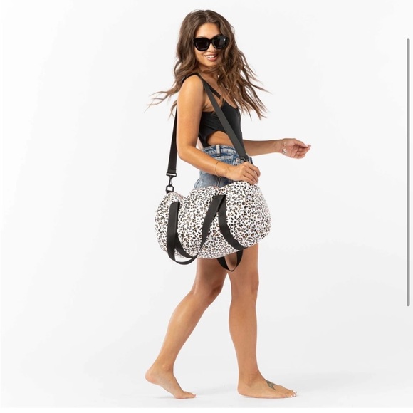 ALOHA Collection | Bags | Brand New Aloha Collection Leopard Club ...